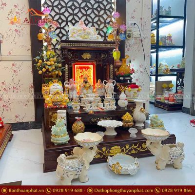 Mẫu Ban Thờ Thần Tài Cột Tiền Đầy Đủ Đồ Thờ TT792 - Không Gian Thờ An Phát